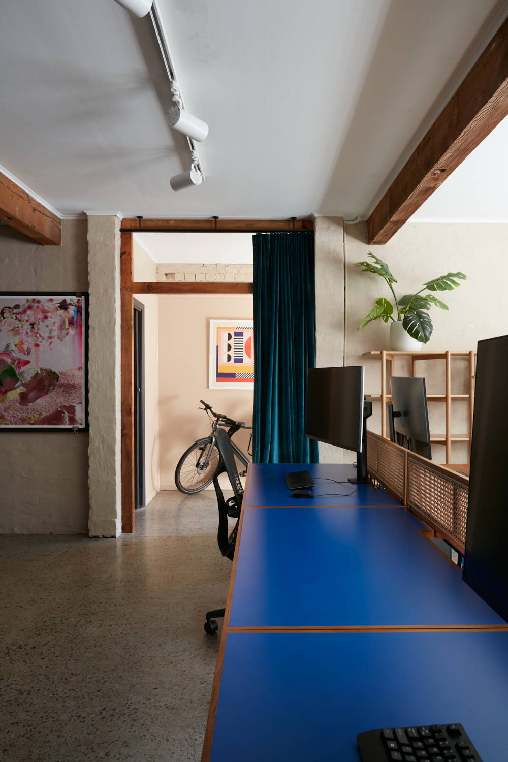 PROJECTS- Workplace – Reddie